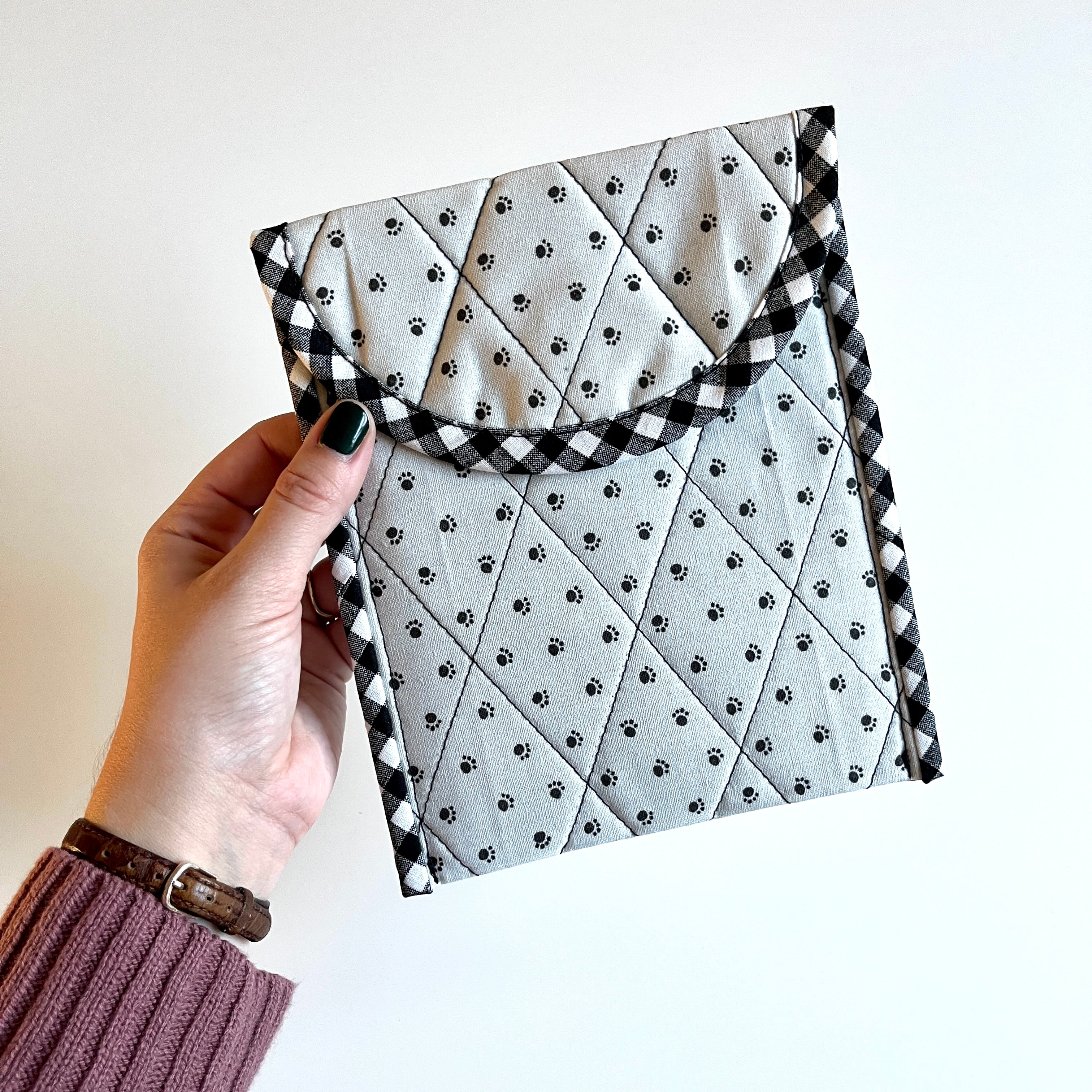 E-Reader Case | Paw Prints – Little Sister Sewing